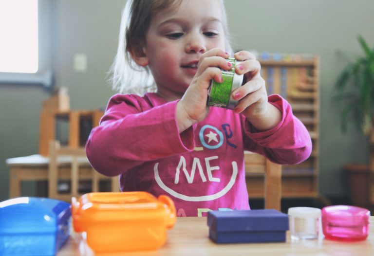 Opening and Closing Containers - Baan Dek